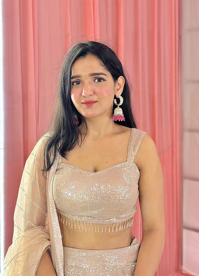 మత్తువదలరా 2 : ఇంటర్‌నెట్‌ను షేక్ చేస్తున్న.. రియా ఎక్కడ? (ఫొటోలు) | Who Is Riya In Mathu ...